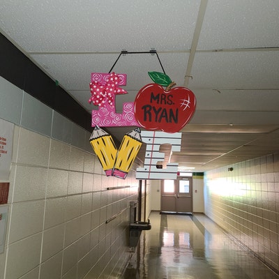 Teacher Door Hanger, School Decor, Education Wreath, Apples - Etsy