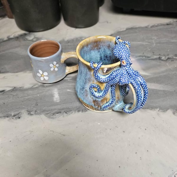 Octopus Handle Mug, Octopus Stoneware Mug, Handmade Coffee Mug, 17 Oz ...