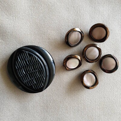 Antique Leo Popper Buttons. Large Round Size. - Etsy