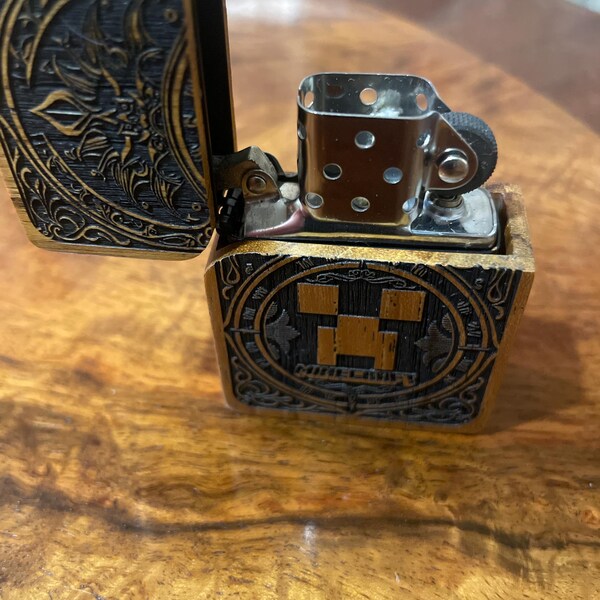Lara Croft Tomb Raider Java Teakwood Engraved Lighter - Etsy