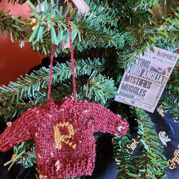 Mrs. Weasley Tiny Knitted Christmas Sweater. Harry, Ron, Fred and ...