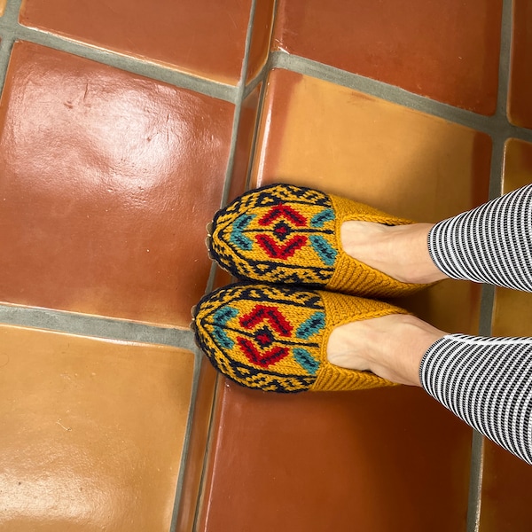 Knitting Pattern Azerbaijani Style Slipper Socks, Knitted Slipper Sock ...