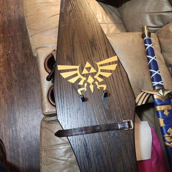 Royal Family of Hyrule Crest Decal - Etsy