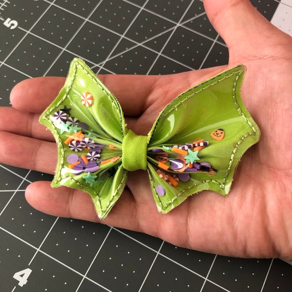 4x4 and 5x7 in the Hoop Fillable Confetti, Shaker Bat Bow and Keychain ...