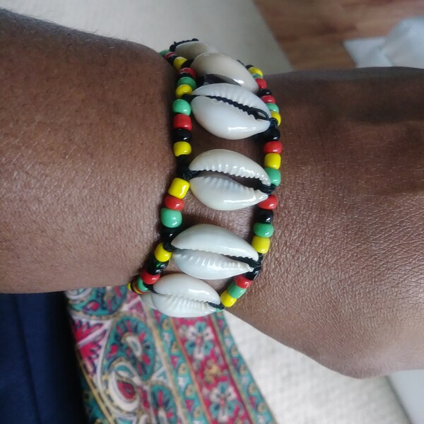 ON SALE Cowry Shell Bracelet, Sea Shell Bracelet, Cowrie Shell Bracelet ...