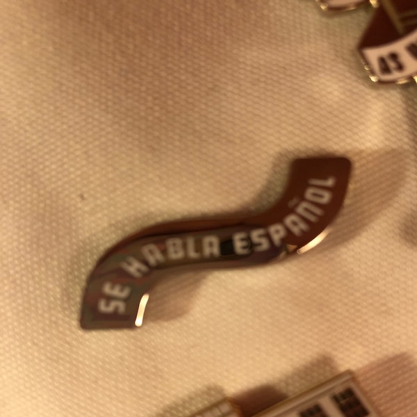 Spanish Enamel Pin, Se Habla Español Enamel Pin, Latinx Pin, Bilingual ...