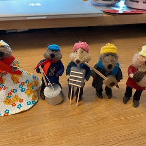 Hetty Muskrat the Puppet Christmas Muppet Emmet Otter's - Etsy