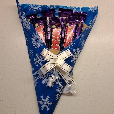 Kitkat Chocolate Bouquet With Personalised Gift Tag, Kitkat Gifts ...