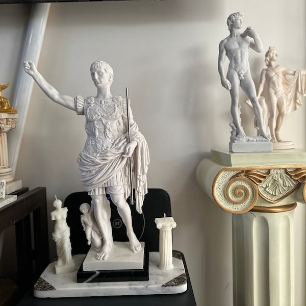 Venus Statue With Classic Greek Column | Candles Gift Set | Pillar ...