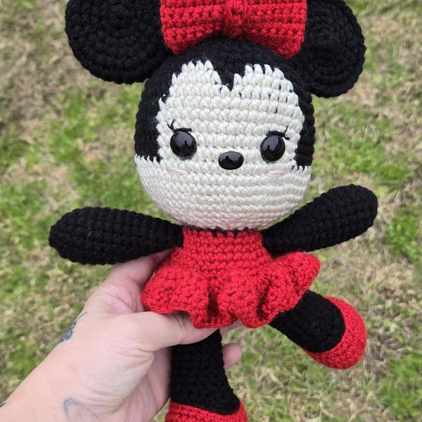 Mika the Mouse | Amigurumi Crochet Pattern by Linhas De Algodão ...