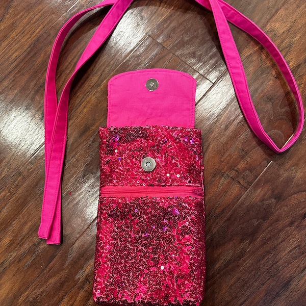Crossbody Cell Phone Bag Sewing Pattern: Zippered Pockets, Adjustable ...