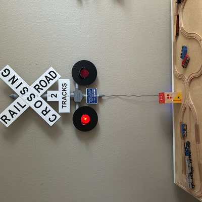 RAILROAD TRAIN CROSSING Signal Sign Kit With Flashing Led Lights Wall ...