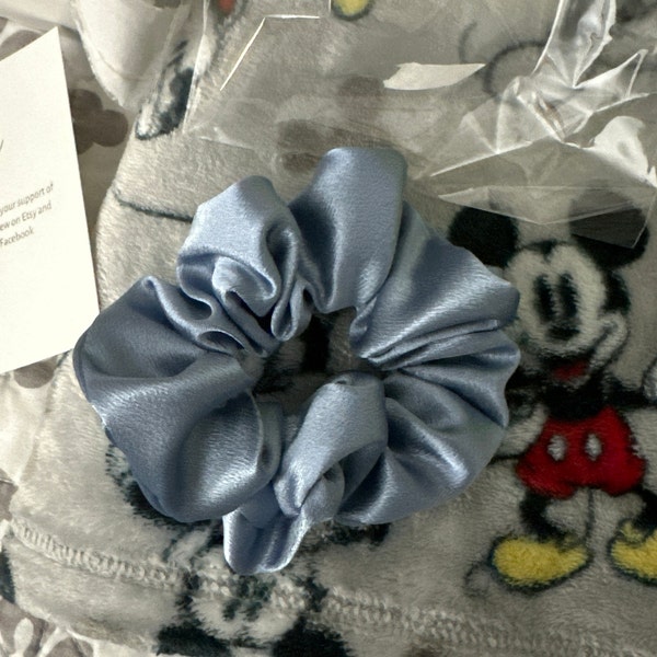 Scrunchie Keychain Wristlet, Key Fob Keychain, Scrunchie Keychain ...