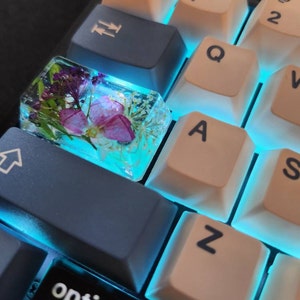 Leaf Typewriter Style RBG Keyboard With Number Pad and Wrist Rest - Etsy