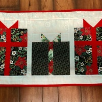 Christmas Present Table Runner PDF Pattern - Etsy Canada