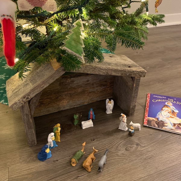 Barn Wood Nativity Stable, Wooden Manger, Creche, Set, Nativity Stable ...