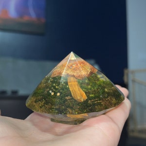 Pink Glitter Resin Pyramid - Etsy