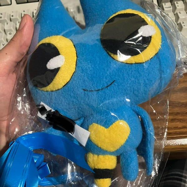 Rivulet Plushie, Blue Slugcat Plush, Handmade Stuffed Animal, 11.8 In ...