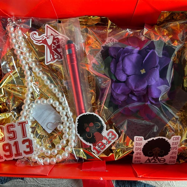 African Violet Corsage// DST African Violet Flower Pin//purple Flower ...