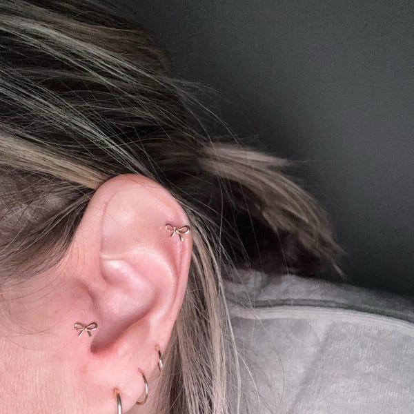 14k Yellow Gold Hoop Earrings (12-50x2.0mm), Piercing to Lobe, Upper ...