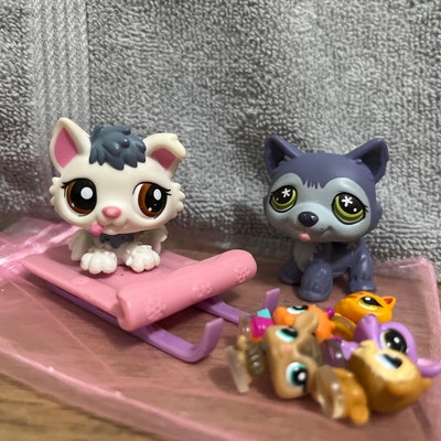 Littlest Pet Shop Authentic Cutest Pets Nap Time With Babies Baby Mini ...