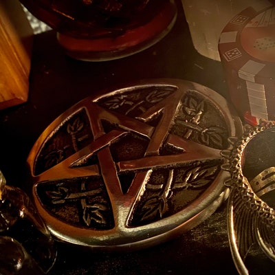Pentacle Altar Plate Pentagram Silver Metal Disc Altar Decor Pagan ...