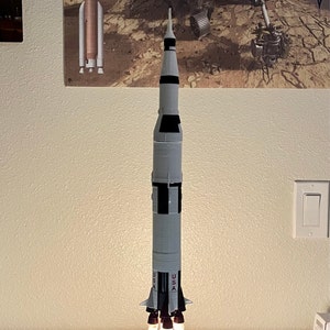 Apollo 11 Saturn V Rocket Lamp - Etsy