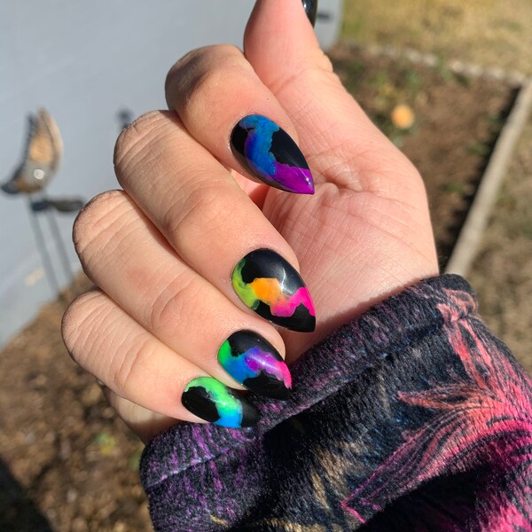 Neon Smoke Nails | Smoke Nails | Neon | Neon Nails | Nails | Press on ...