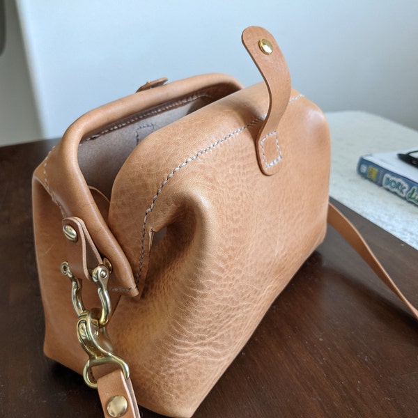 A Pair Metal Purse Frame Doctor Bag Purse Frame With 6 Brass Screws ...