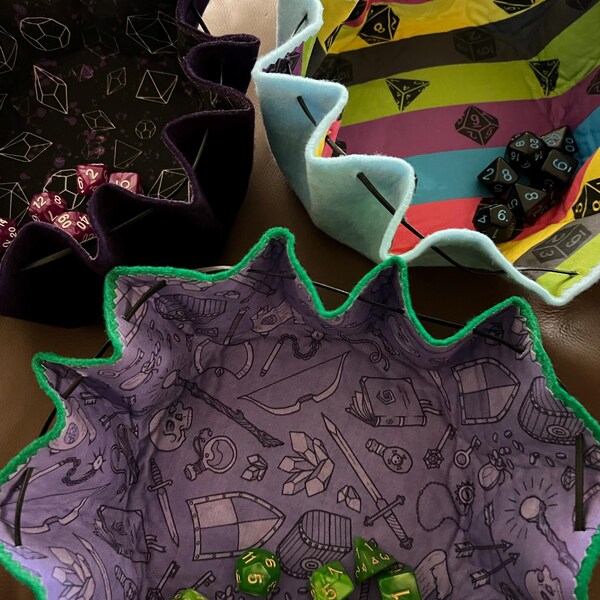 Felt Dice Bag / Tray-in-one! 63 Geeky Fabric Choices - Dice Set ...
