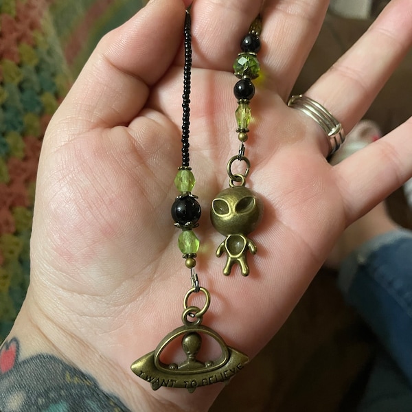 Alien Bookmark, Outer Space Bookmarker, Gift for Reader, Science ...