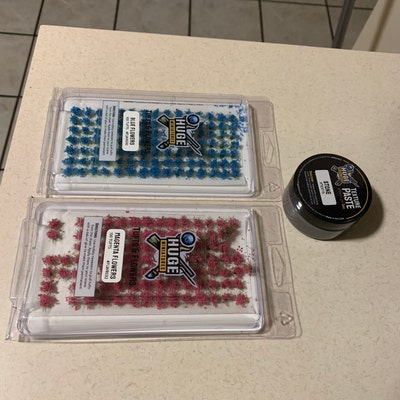 Huge Miniatures Airbrush Acrylic Paint, Red Mesa Model Paint Miniature ...