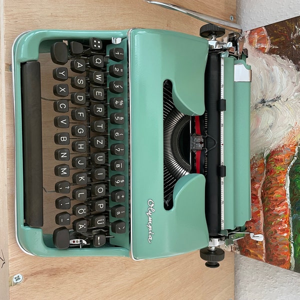 Olympia Typewriter Working, Dark Green Typewriter, Manual Typewriter ...