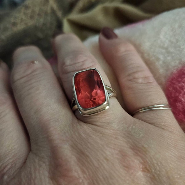 Oval Cut Green Hiddenite 18K Matte Finish Rose Gold Ring, Green ...