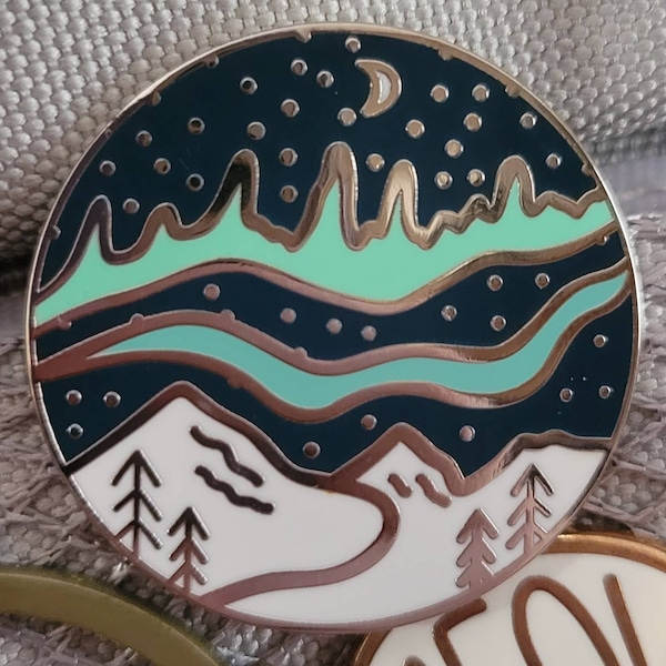 Northern Lights Enamel Pin - Etsy UK