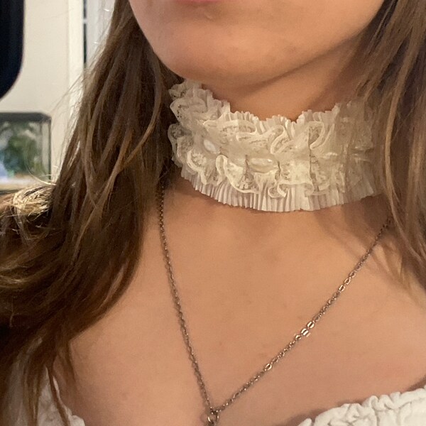 High Neck Ruff Collar Ruffle High Neck Elizabethan Ruff Champagne Cream ...