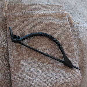 Celtic Omega Fibula With Bronze Knot Pattern Nordic Horseshoe Fibula ...