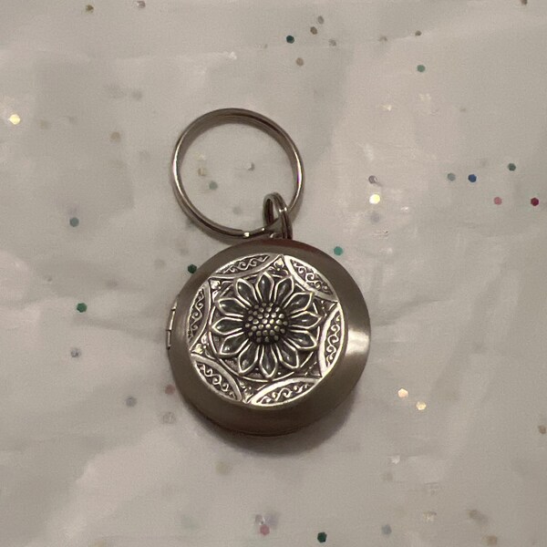 Small Moon Star Locket Celestial Locket ANTIQUE SILVER Lunar Moon ...