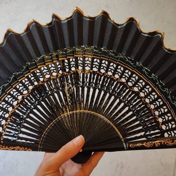 Ecru Wooden Semi Pericón Fan With Lace. Goyesco Spanish Flamenco Dancer ...
