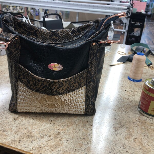 Concealed Carry Sewing Pattern, CC Purse Pattern, Miss Parker CC ...