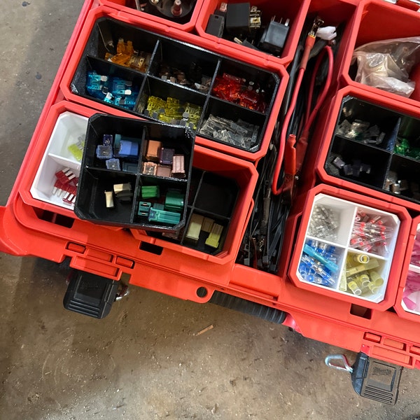 Milwaukee PACKOUT Small Parts Organizer Center Bin Set (3-bins) - Neat ...
