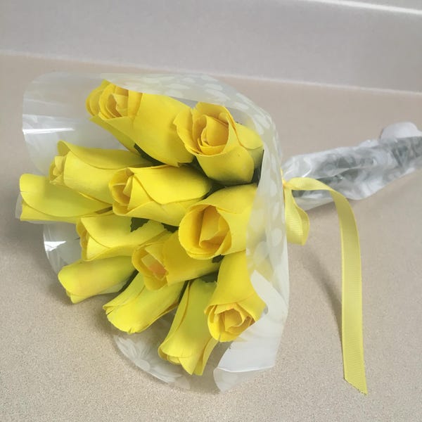 Yellow Roses Wood Bouquet "baker's Dozen" of 13 Roses in Sleeve Tied ...