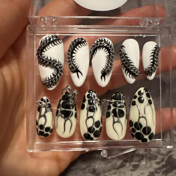 Silver Reptiles & Black Blooming on White Long Stiletto Press on Nails ...