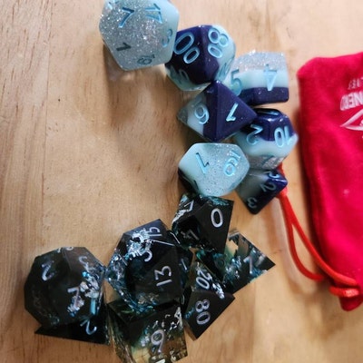 Coldhearted Icy Blue Gradient Handmade Resin Sharp Edge Dnd Dice Set ...