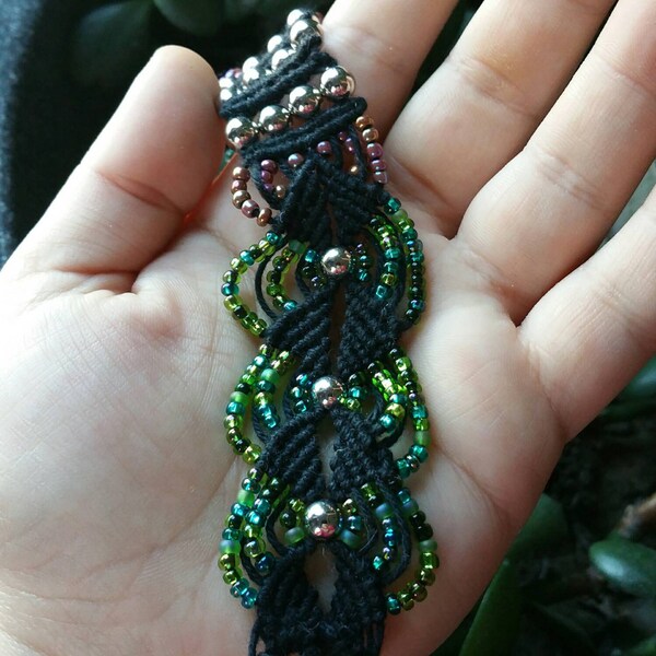 Micro Macrame Tutorial - Falling Leaves Bracelet - Pattern - Beaded Macrame - Jewelry Making ...