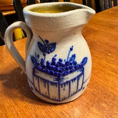 Vintagerowe Pottery Works8 Tall DECORATIVE STONEWARE VASE W/handle ...