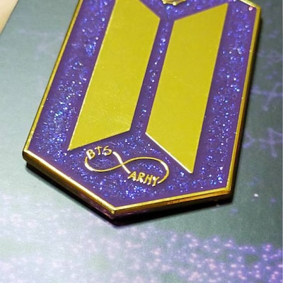 BTS Enamel Pin: Singularity BTS V, Taehyung, Kim Taehyung - Etsy