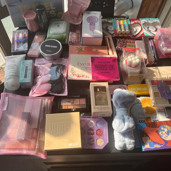 18 Full-sized Makeup Mystery Beauty Box, Cosmetic Products, Beauty ...