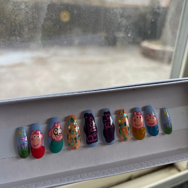 Peppa Pig and Family Nails | Custom Illustration + Foil Accent Nail ...