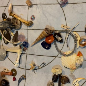 Throwing the Bones Book & Kit 129 Pgs and 15 Pc Learn to Throw the ...